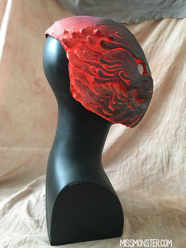 DUNKLEBEEST LAVA- FINISHED MASK – missmonster